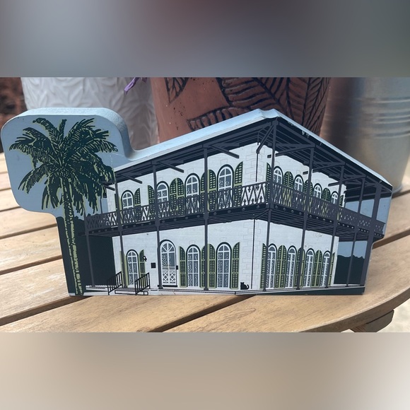 Accents | Cats Meow Village Hemingway Home Key West Florida Tropical ...